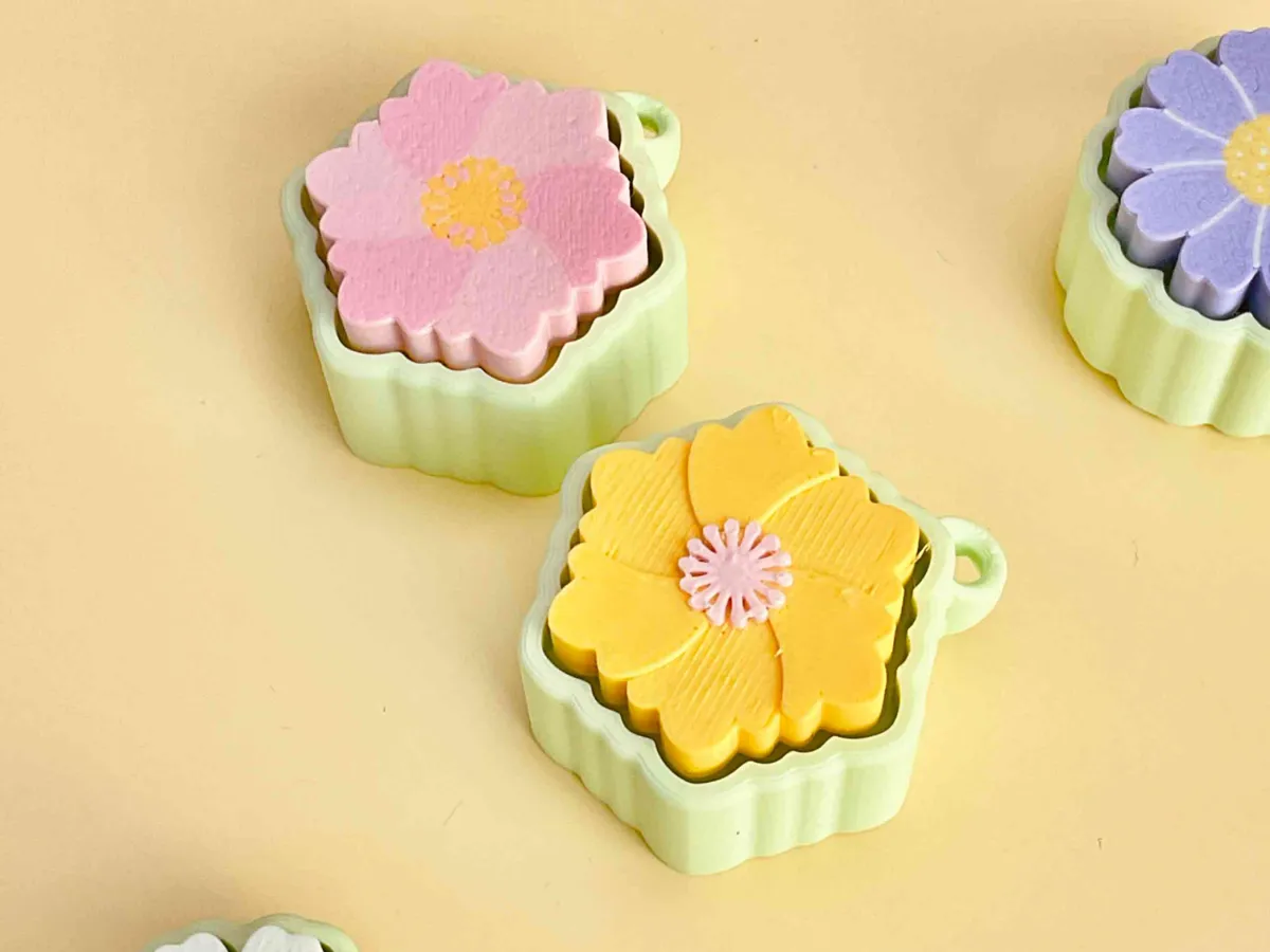 Flower 3 — Fidget Clicker Keychain by mariesbutton MakerWorld: Download Free 3D Models