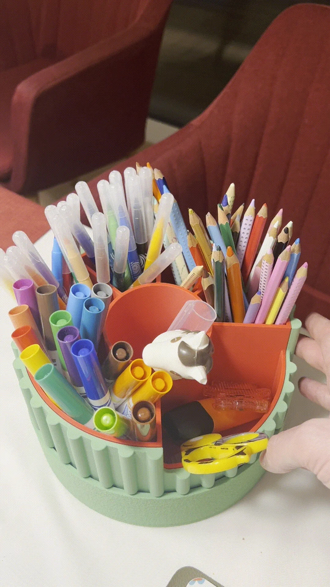 Spin & Grab Pen Holder - Free 3D Print Model - MakerWorld