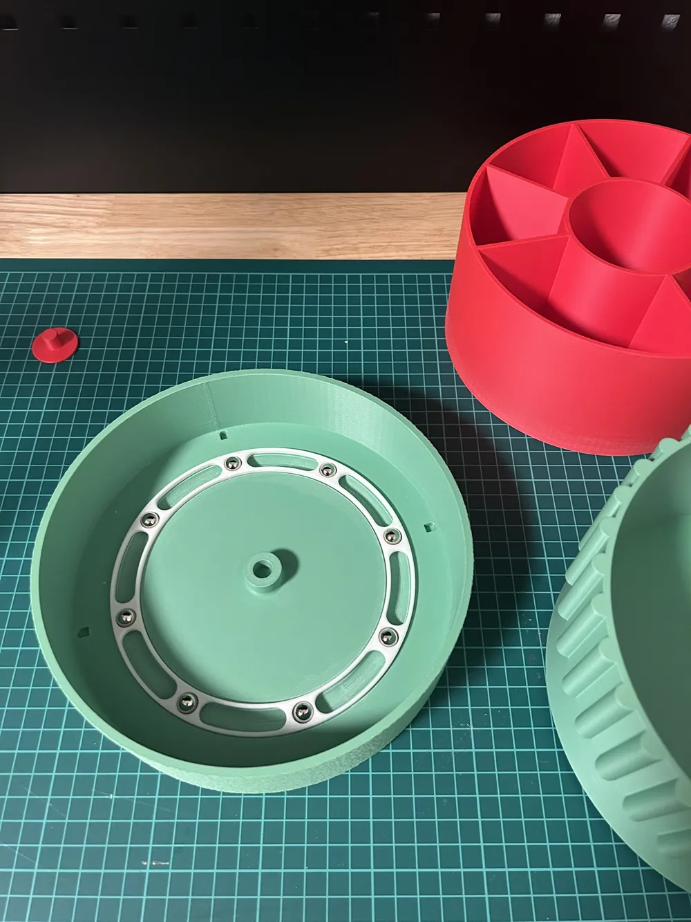 Spin & Grab Pen Holder - Free 3D Print Model - MakerWorld