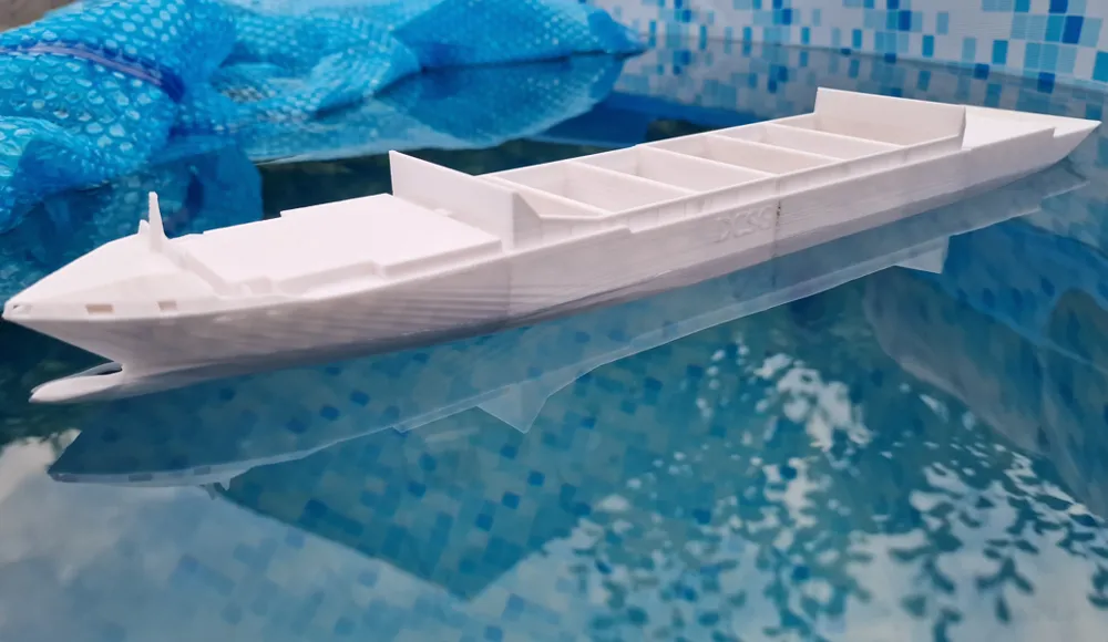 Buque de carga de contenedores ficticio Tipo Flotante 165 por Die Werft ...