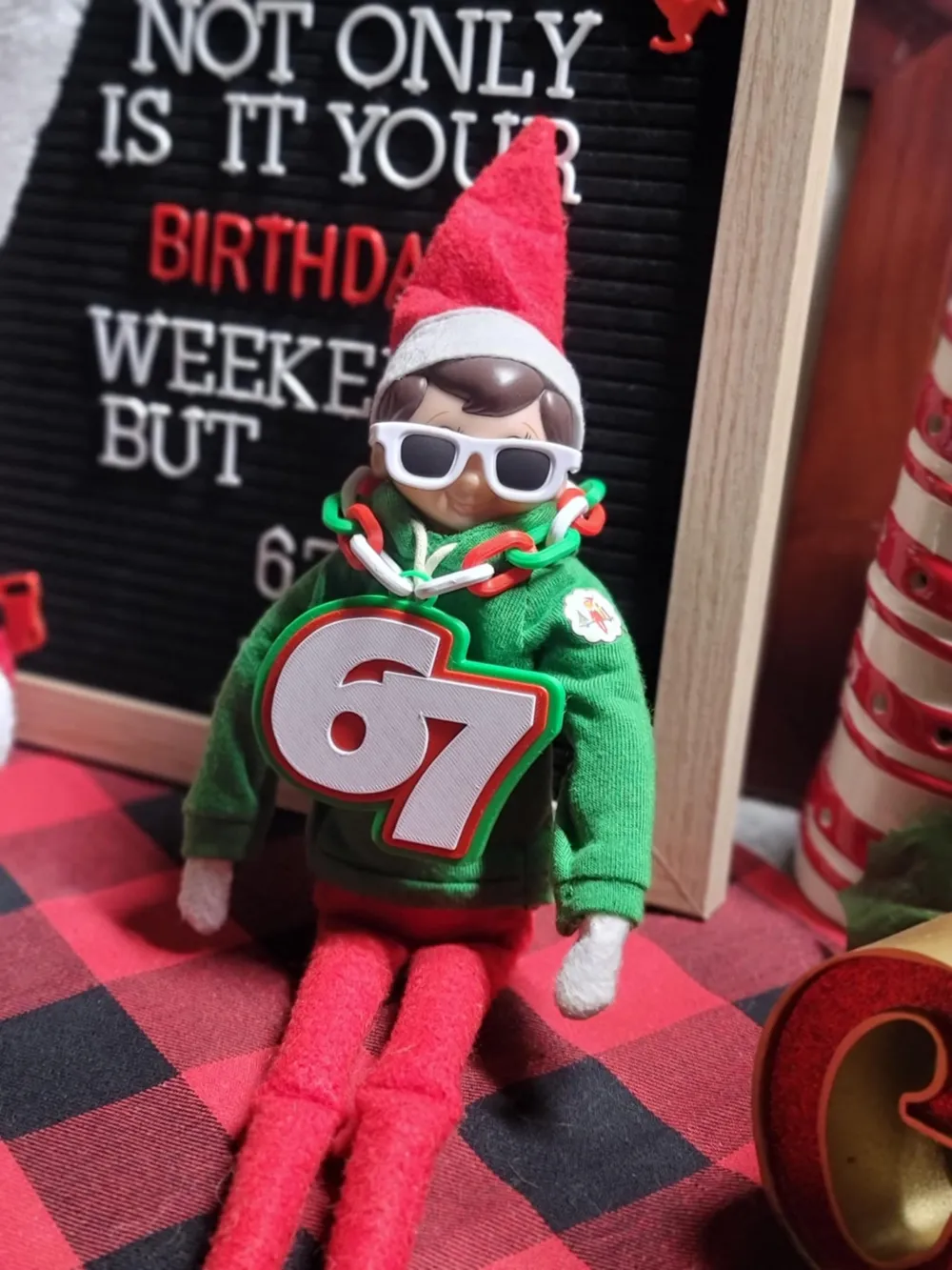 GEBOOSTETES Elf on the Shelf 67 Ketten-Logo von user_2523949426 ...
