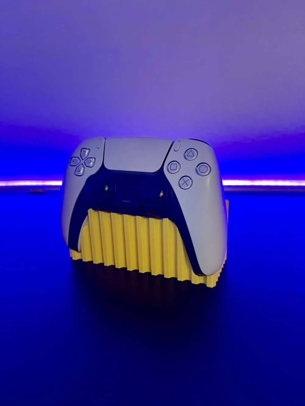 Corruga Polygon Stand PS5 Controller by Donna-321 MakerWorld: Download ...