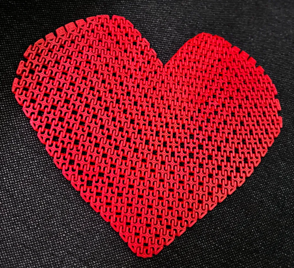 Valentine's Chainmail Heart & Gift Box by ZeroAlligator - MakerWorld
