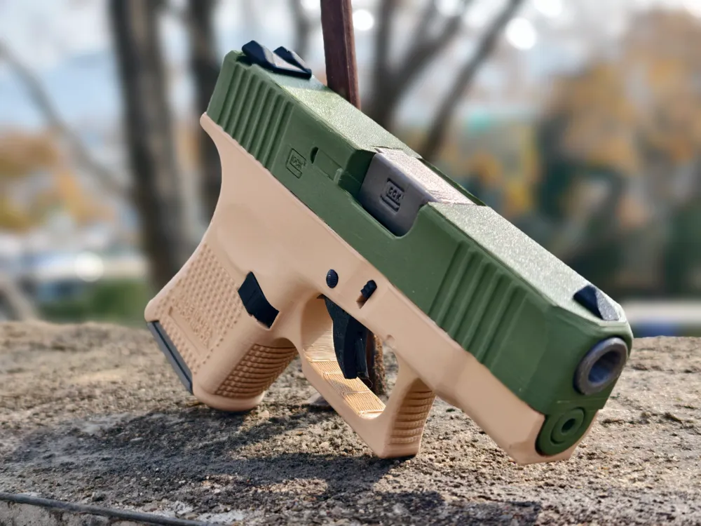 Glock G26 Toy pistol model (can't move or launch) by 补补觉去 MakerWorld ...