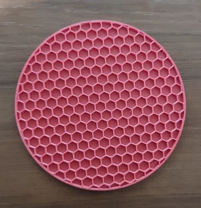 Gyroid infill coaster by Fathomkat - MakerWorld