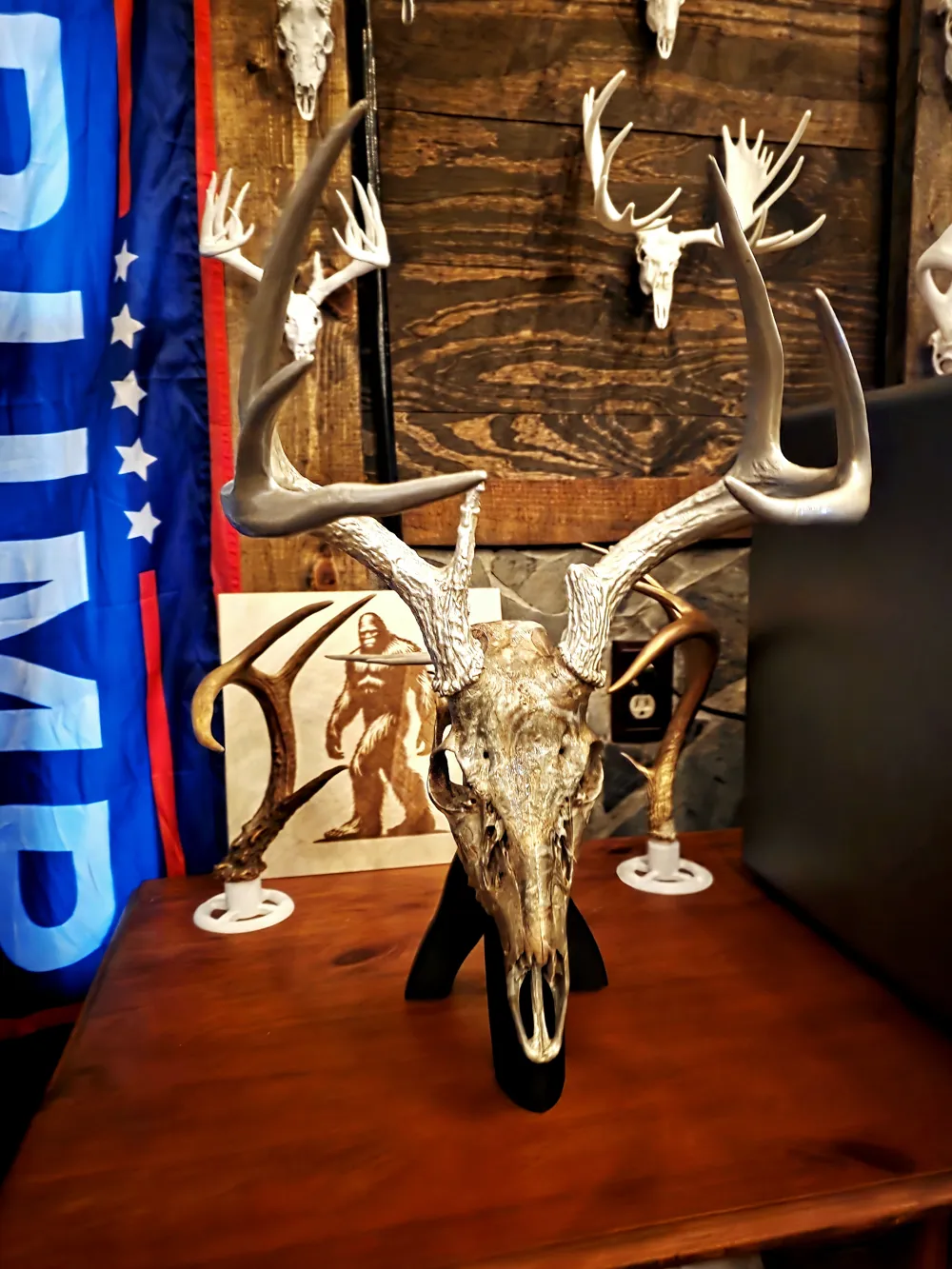 Deer Skull Desk Stand - Real or 3D Printed Skulls! by DTM247 MakerWorld ...