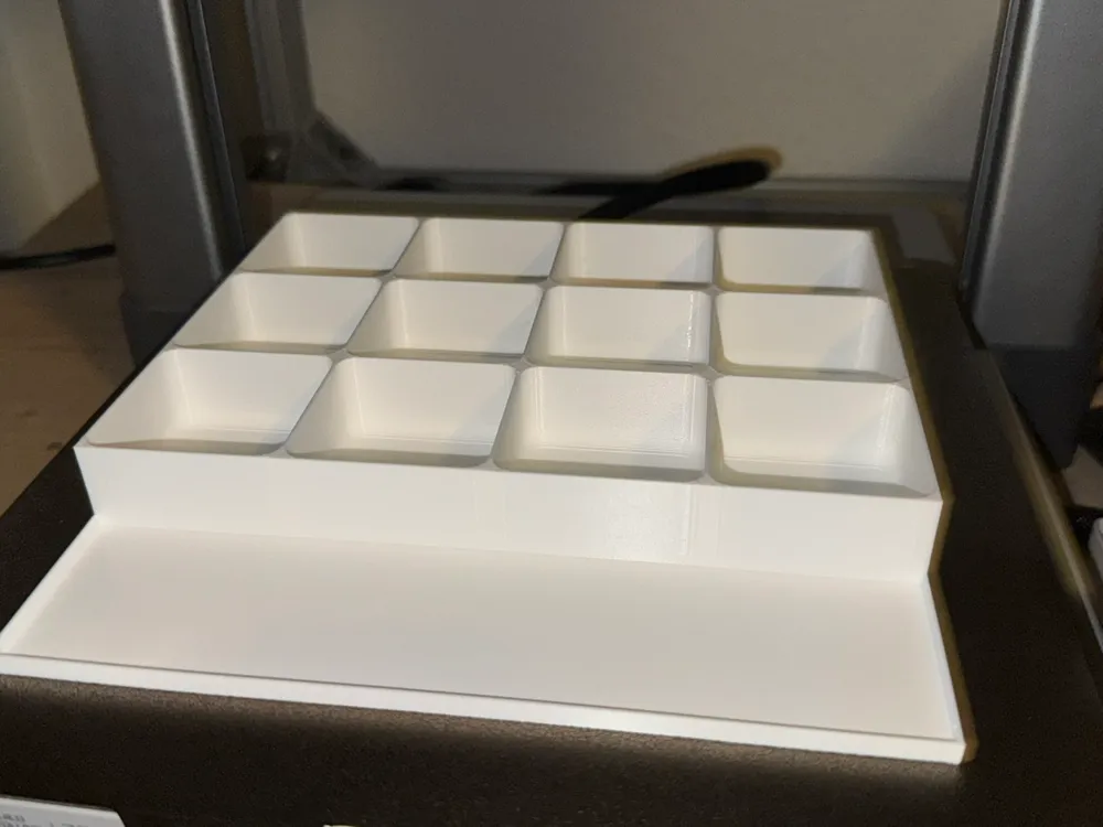 Sorting tray by R4z0r1007 - MakerWorld