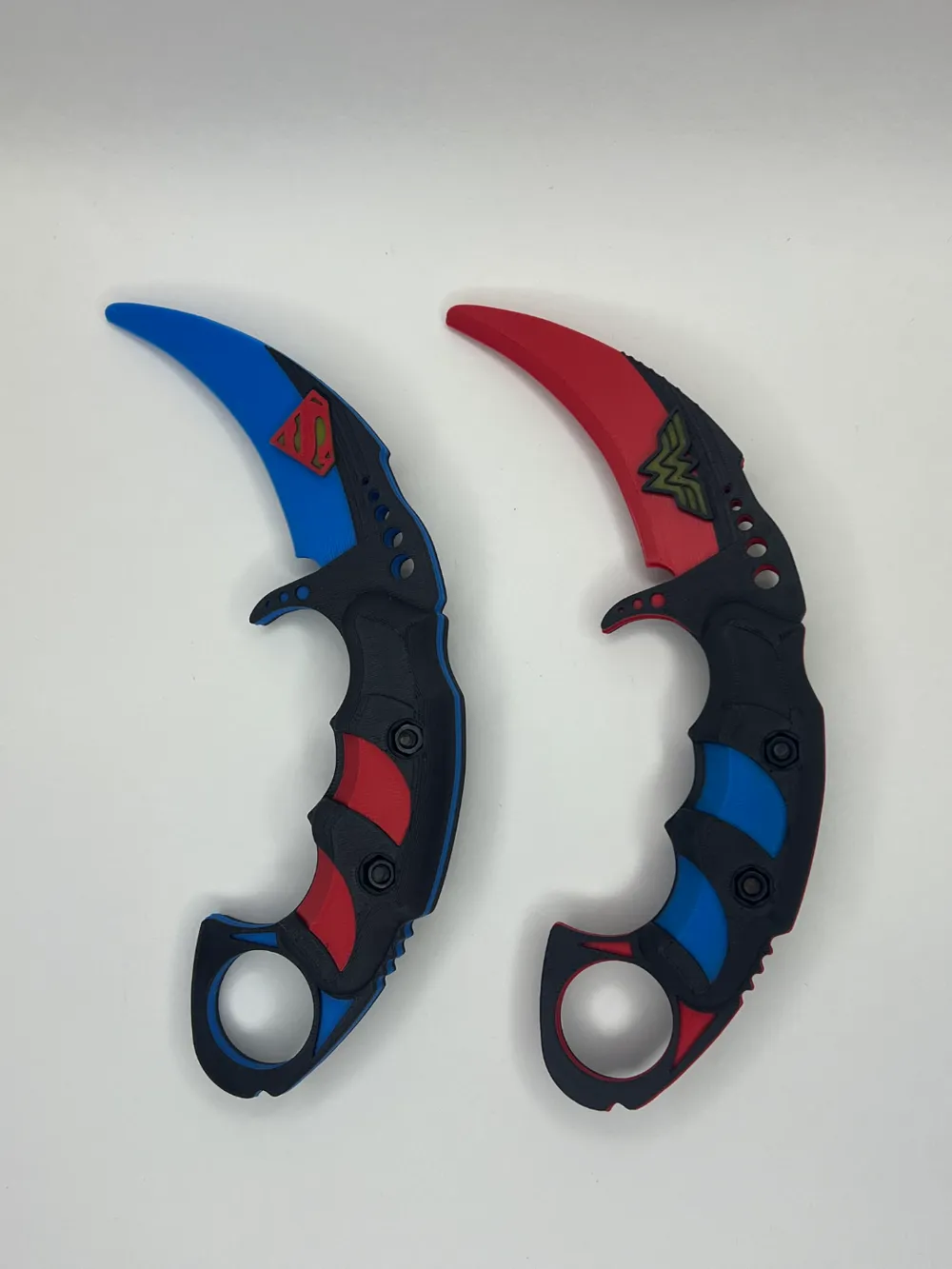 SUPERMAN & WONDERWOMAN KARAMBIT KNIFE by Bolt3DDesign - MakerWorld