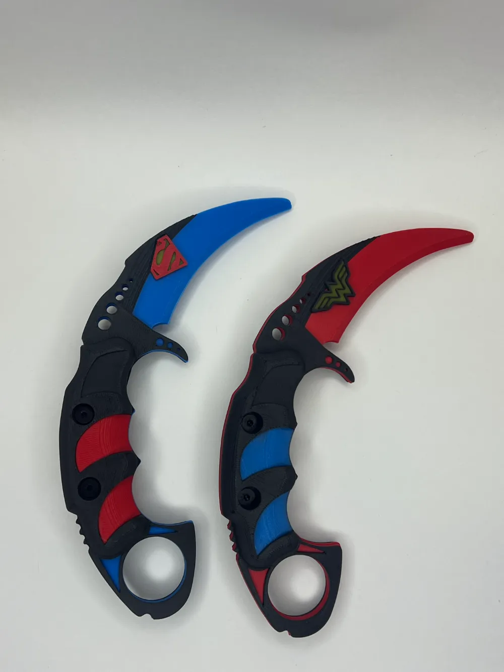 SUPERMAN & WONDERWOMAN KARAMBIT KNIFE by Bolt3DDesign MakerWorld ...