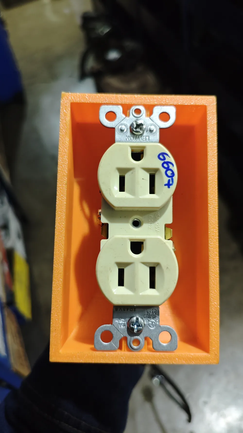 Wall-mounted double socket box - Free 3D Print Model - MakerWorld