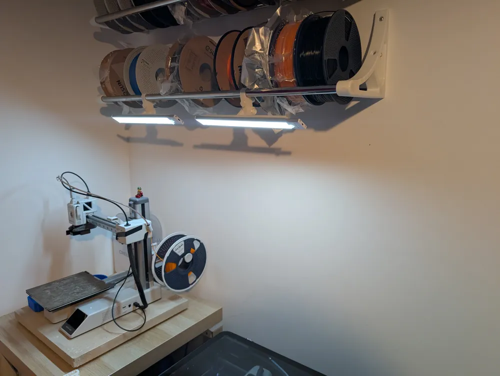 Montaje pivotante para riel LED - Modelo de impresión 3D gratuito ...