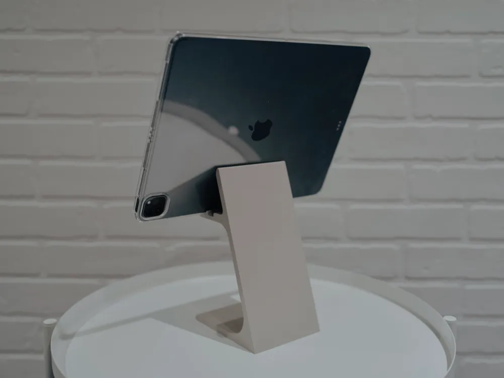 Tall tablet / iPad stand by MB - MakerWorld