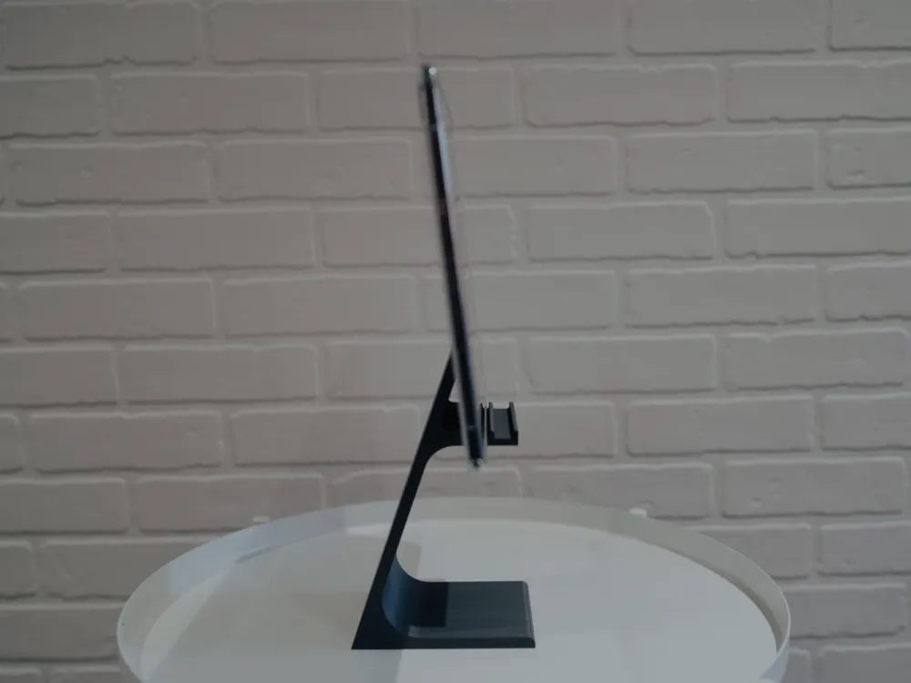 Tall tablet / iPad stand by MB - MakerWorld