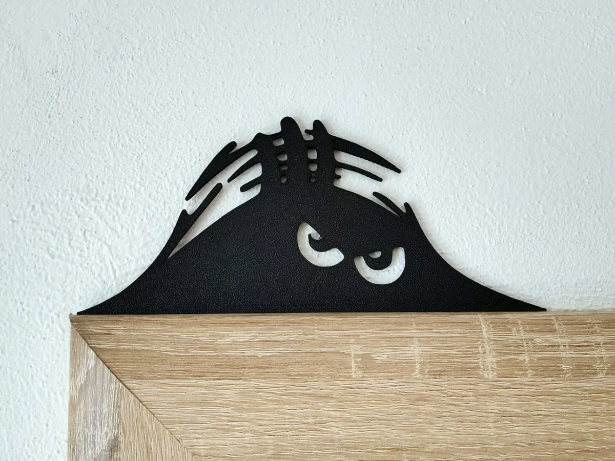 Sneaky monster wall art - Free 3D Print Model - MakerWorld