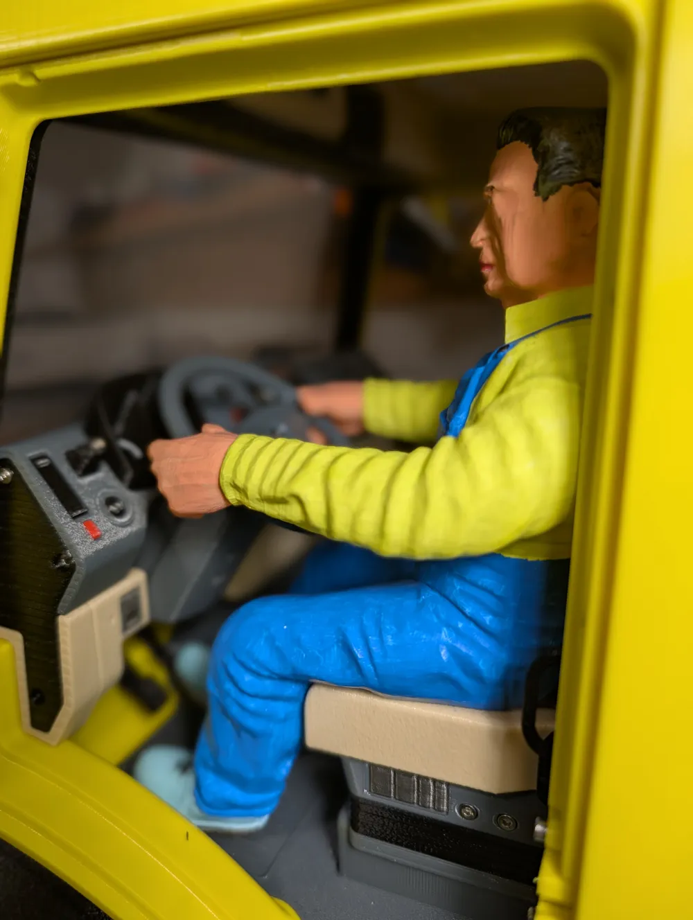 Mog" Driver – Custom Figure for Unimog U5023 - Free 3D Print Model ...