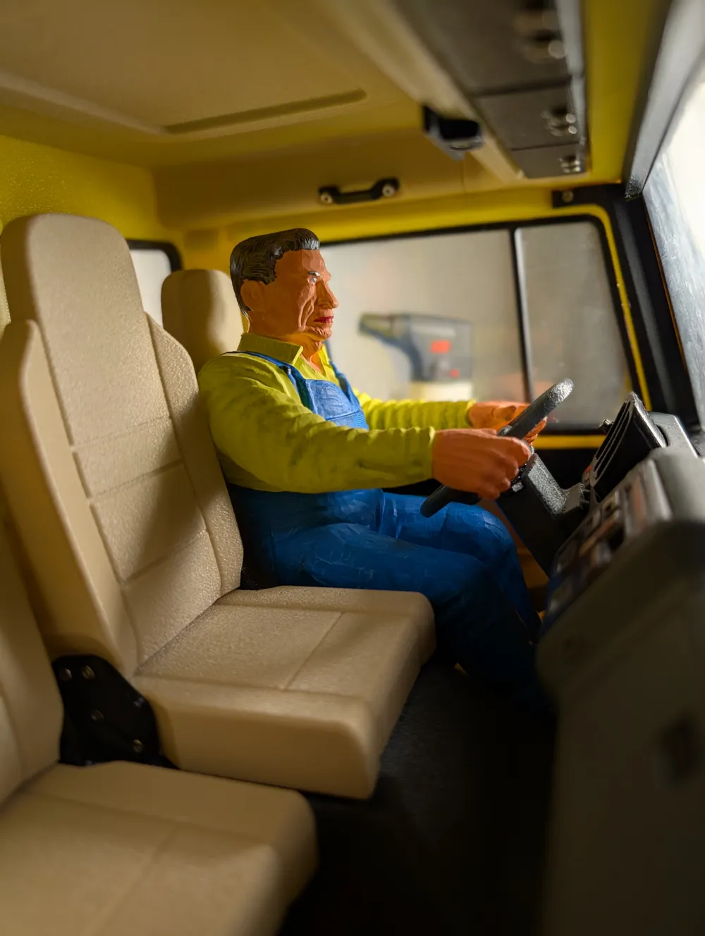 Mog" Driver – Custom Figure for Unimog U5023 - Free 3D Print Model ...