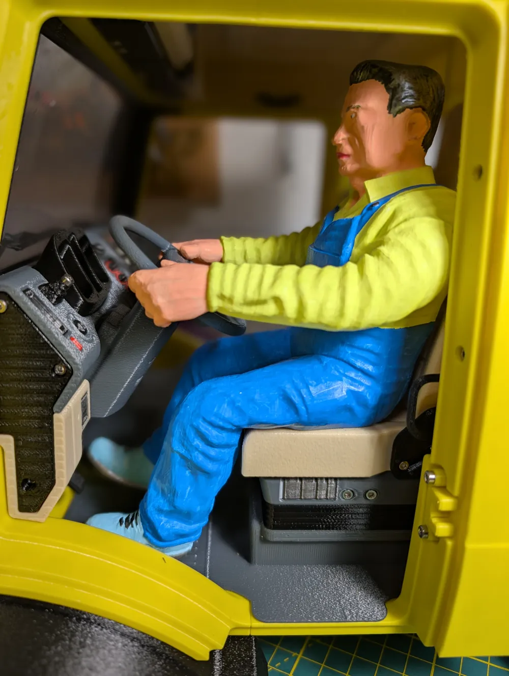 Mog" Driver – Custom Figure for Unimog U5023 - Free 3D Print Model ...