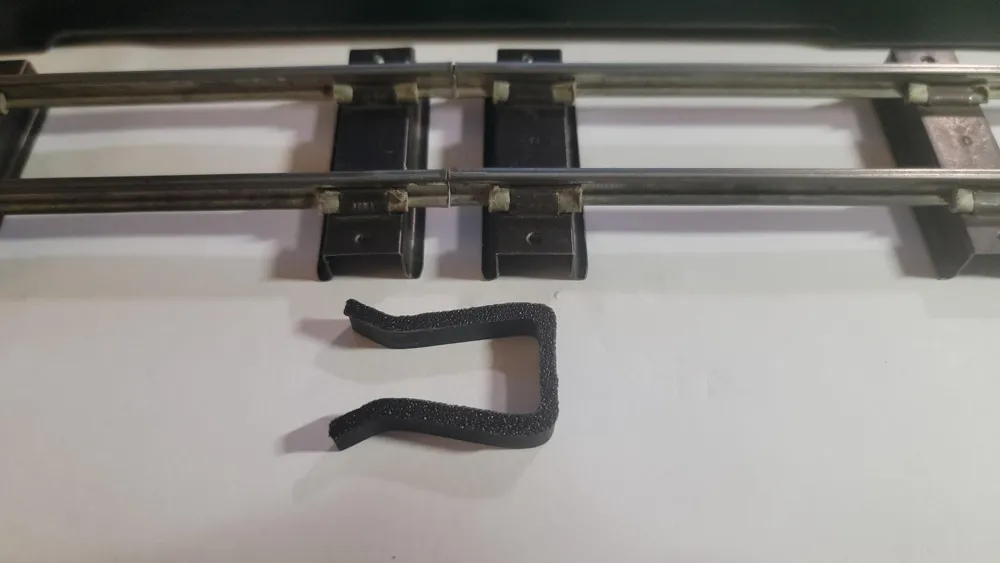 American Flyer Track Clip - Free 3D Print Model - MakerWorld