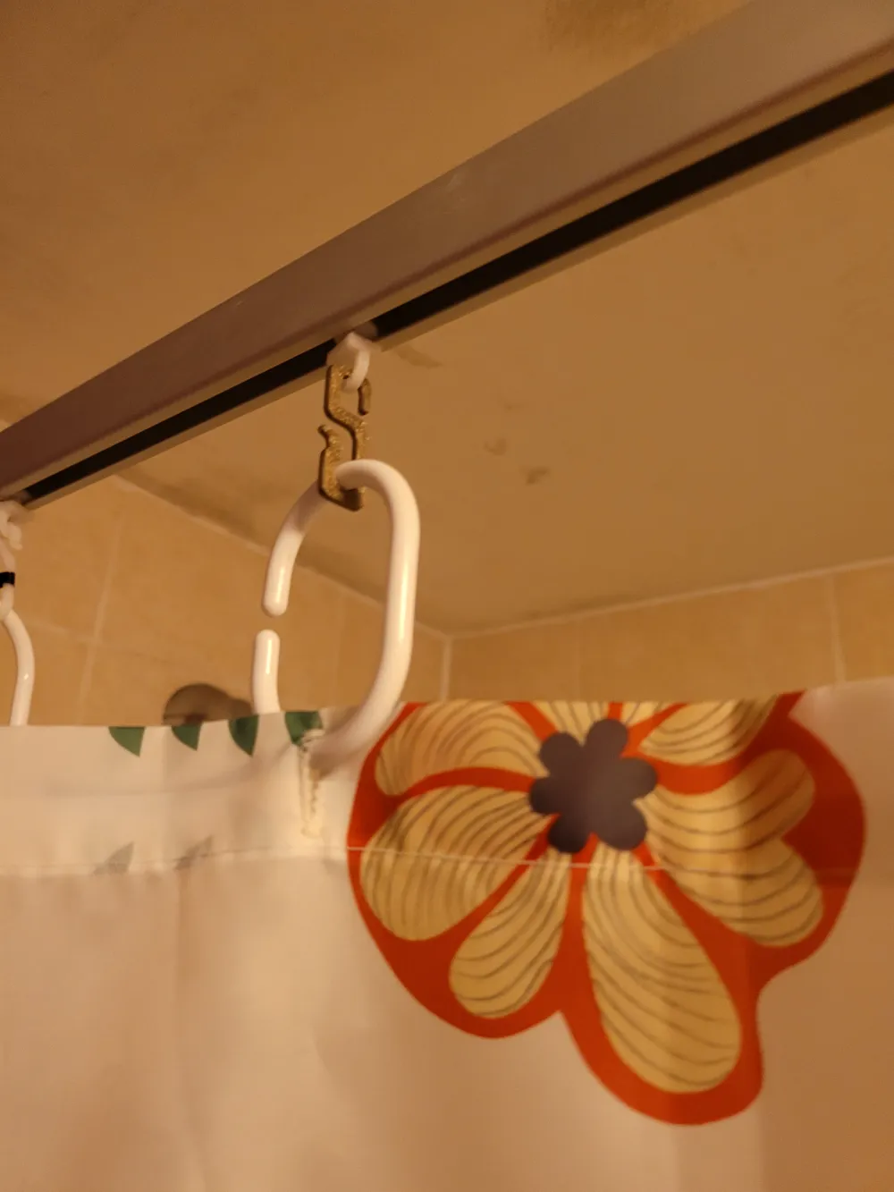 Shower curtain clips by Kelvin - MakerWorld