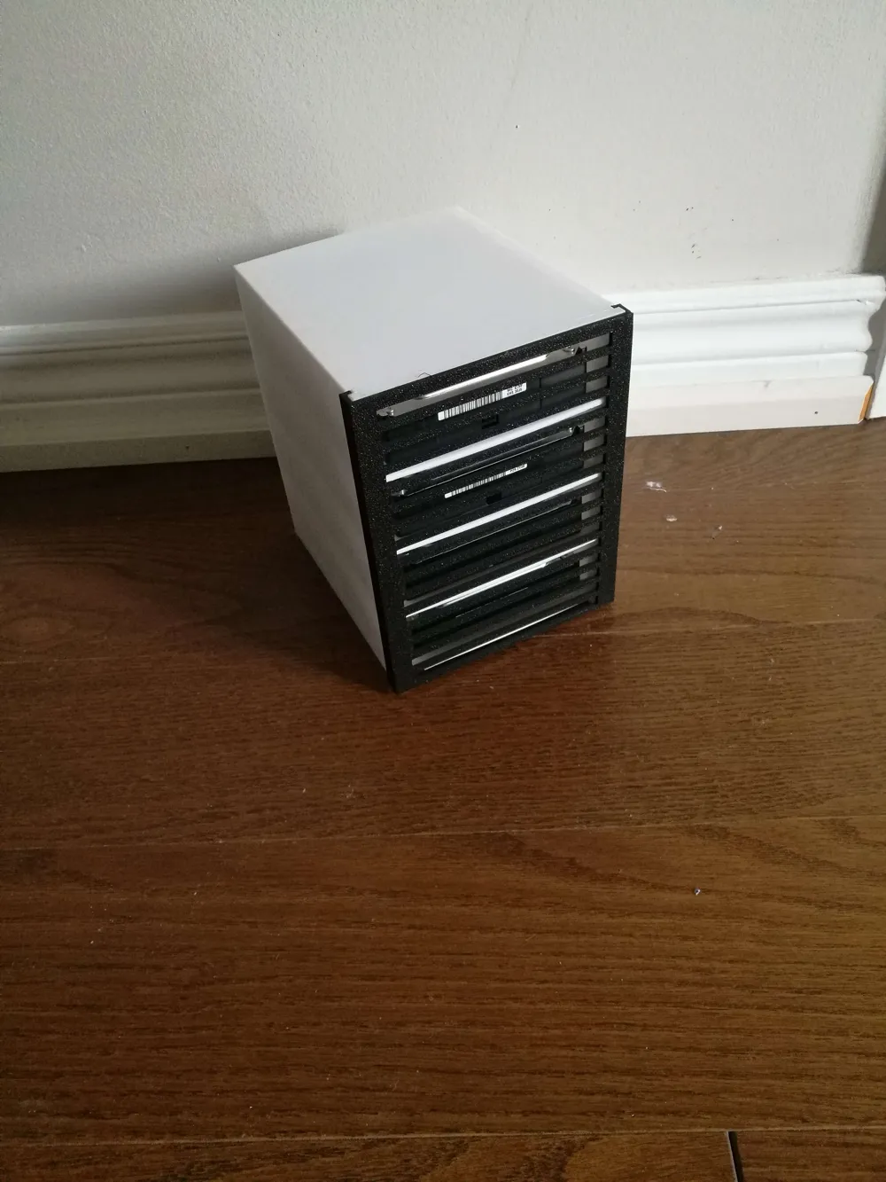 Stackable 4-Bay 3.5" HDD Storage NAS Case by Vader MakerWorld: Download ...