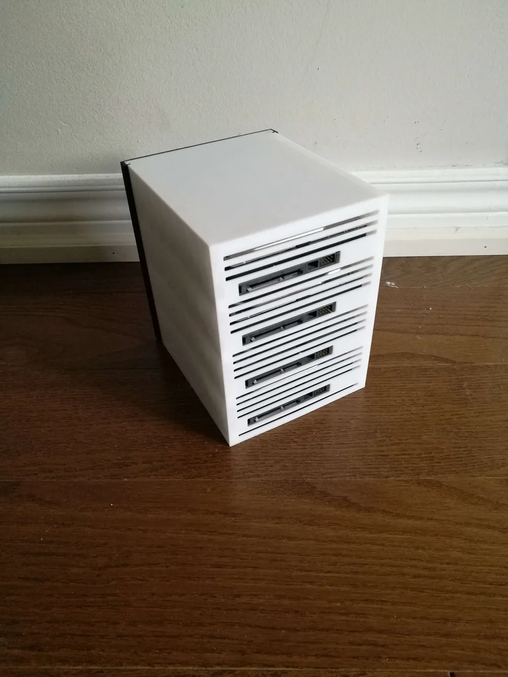 Stackable 4-Bay 3.5" HDD Storage NAS Case by Vader MakerWorld: Download ...