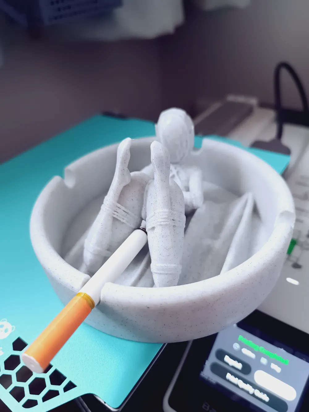 NSFW - 拘束型灰皿 by Pla Dreams MakerWorld：無料3Dモデルをダウンロード