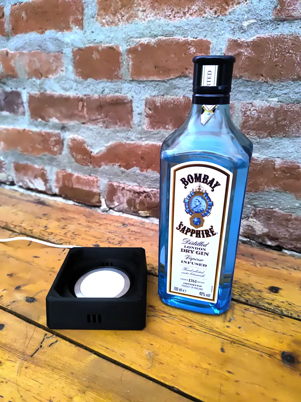Bombay Gin Bottle Showcase Stand - Free 3D Print Model - MakerWorld