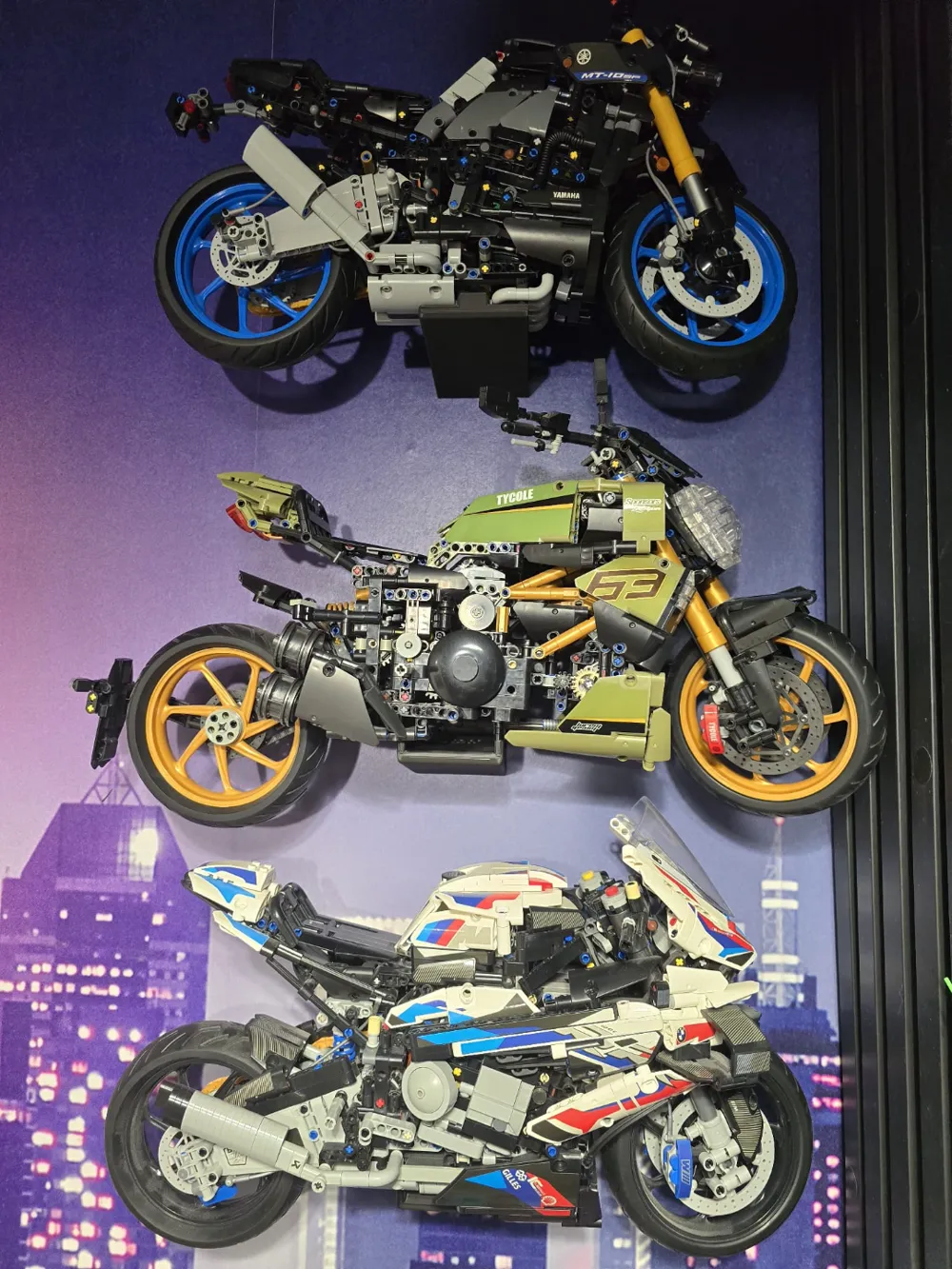 LEGOs 42159 Technic Yamaha MT-10 SP Suporte de Parede por MoranQ.pl ...