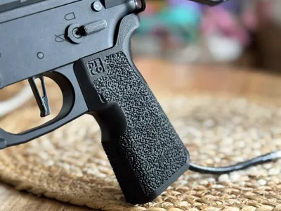 ar15 grip 3d print model download - MakerWorld