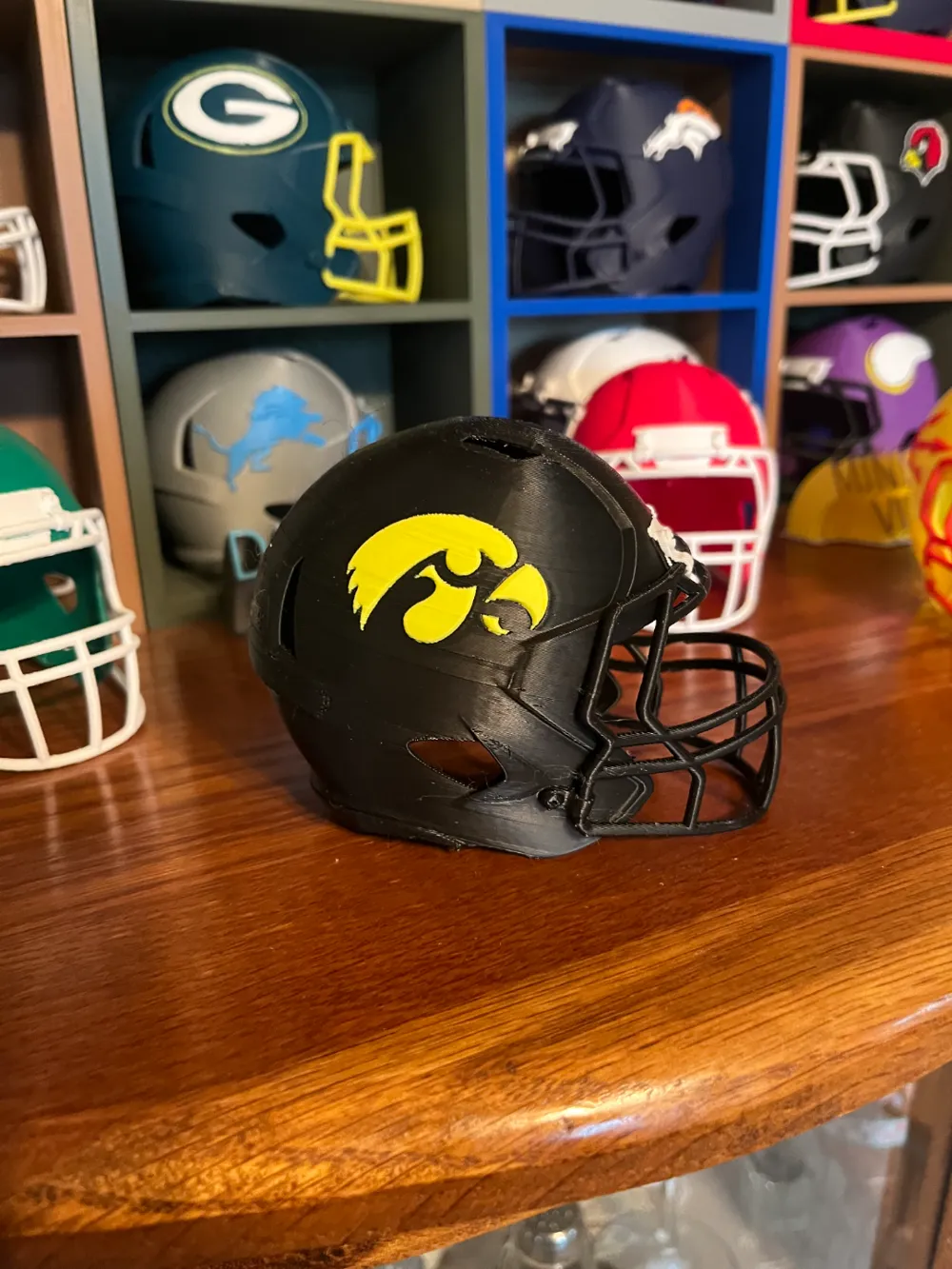 Iowa Hawkeyes Football Helmet by fnapier68 - MakerWorld
