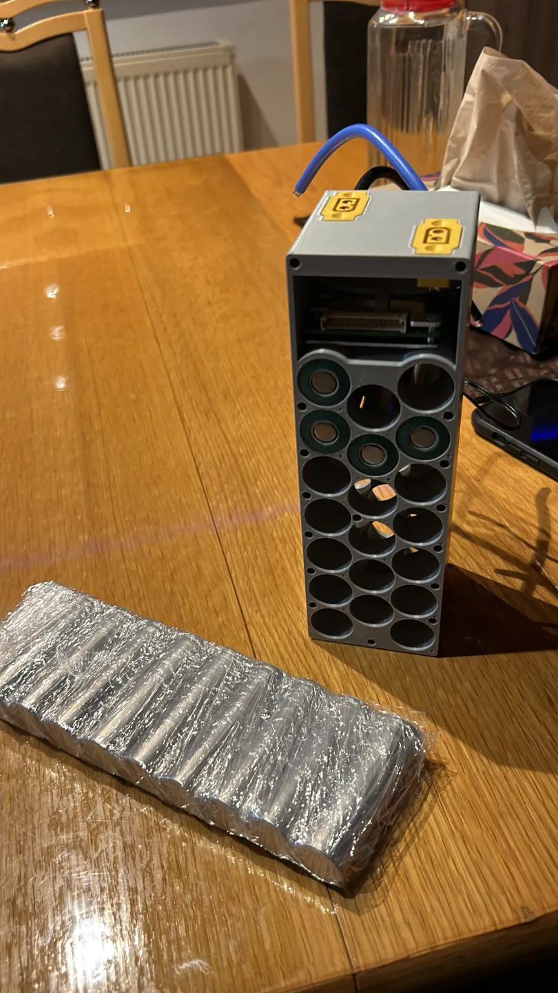 Modular 21700 Battery Pack 10S2P with JBD BMS by smogporter MakerWorld ...