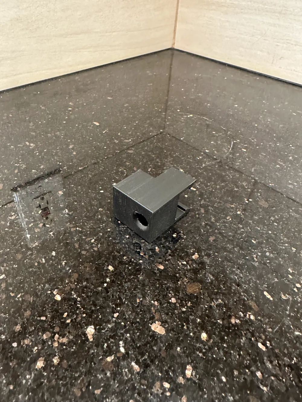 Elfa caster wheel mount clip by Jay - MakerWorld