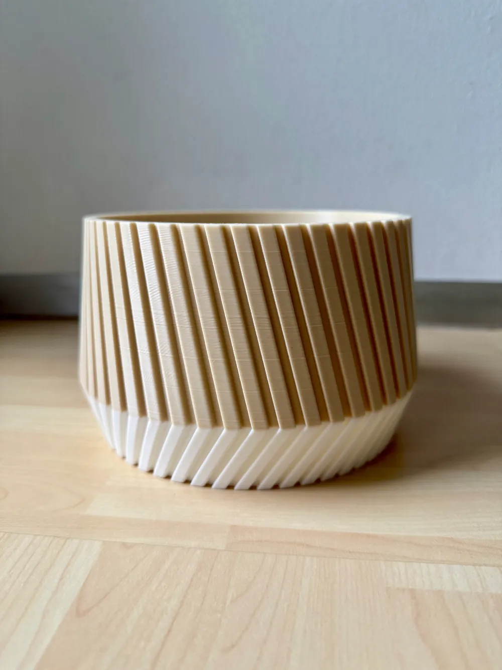 Wide Plant Pot for Mama by NEMROD - MakerWorld