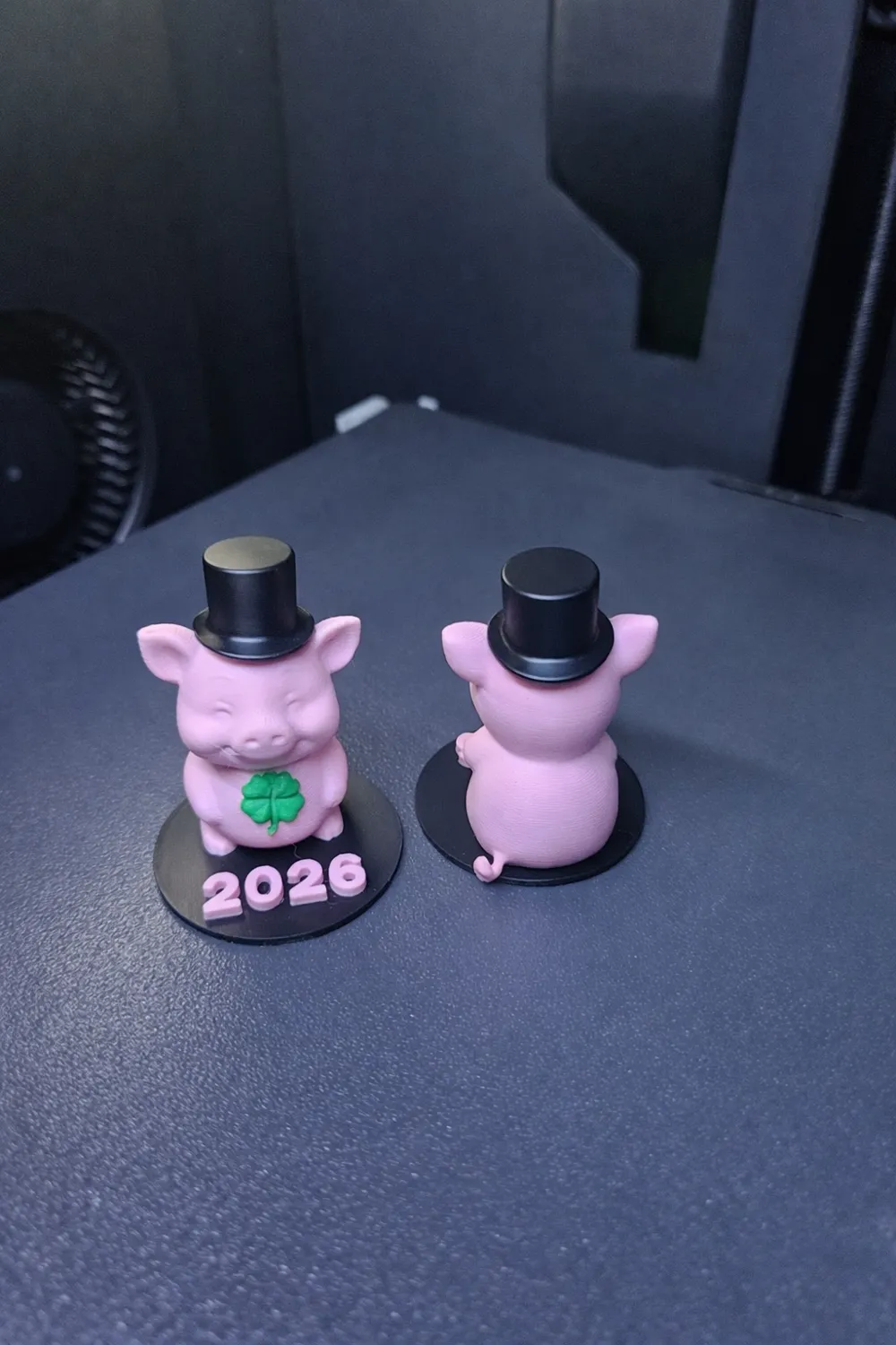 Lucky Pig 2026 with Top Hat - Free 3D Print Model - MakerWorld