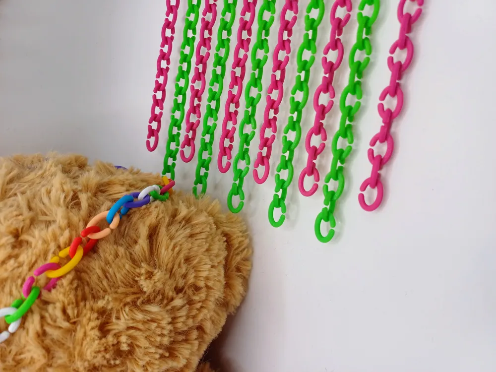 C Chain (Retro 1980s Interlocking Links) - Free 3D Print Model - MakerWorld