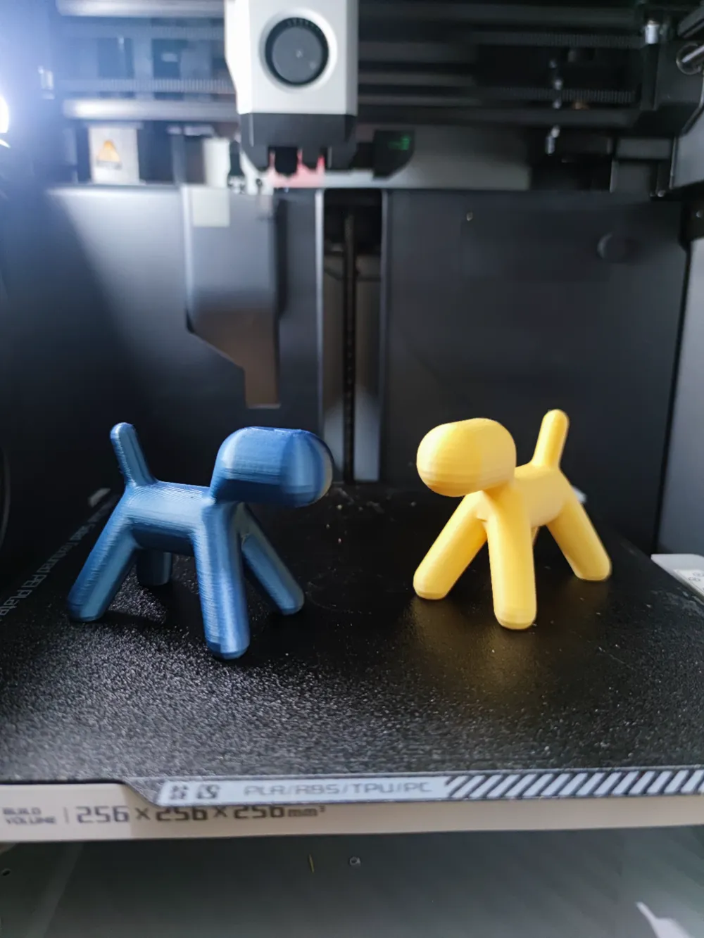 Minimalist 3D-Printed Dog Duo - Free 3D Print Model - MakerWorld