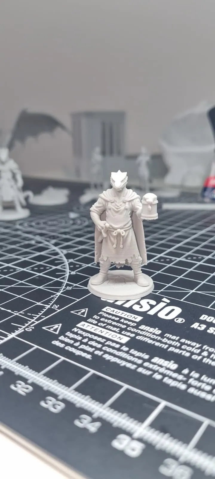 Kobold Innkeeper D&D Miniature (44mm) - Free 3D Print Model - MakerWorld
