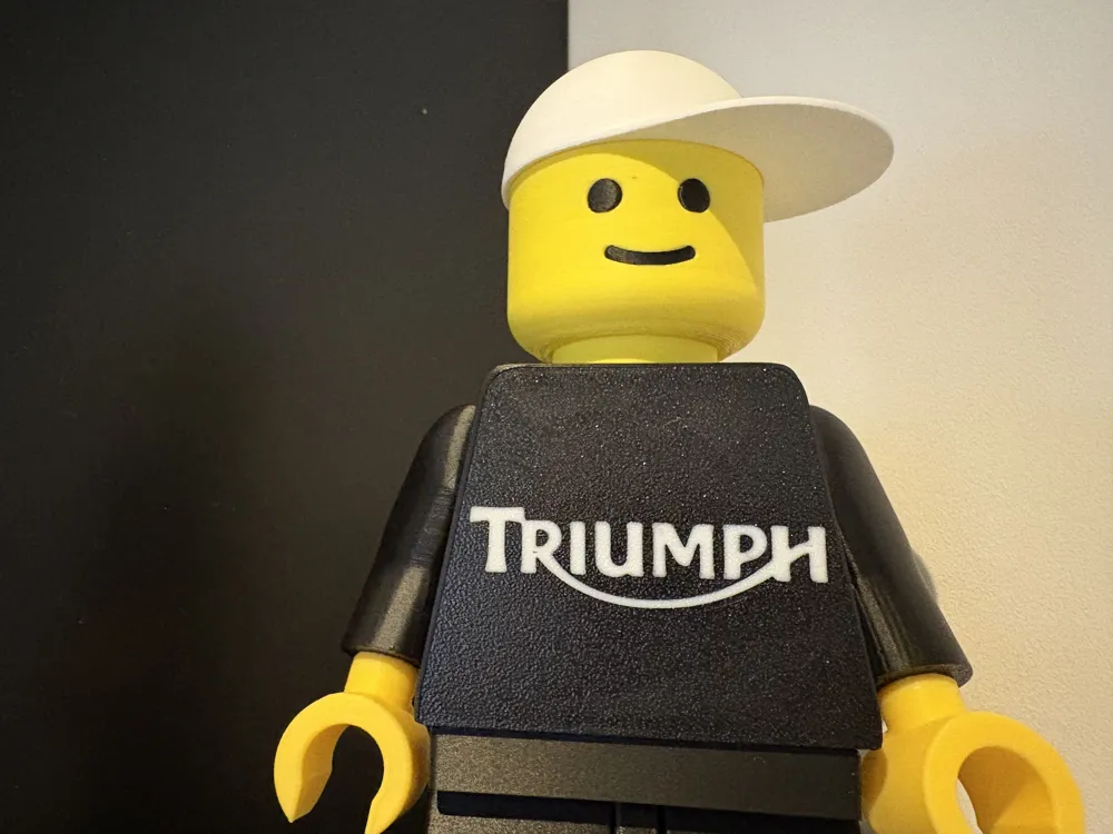 Brickman Triumph 20cm Figur 500% - Free 3D Print Model - MakerWorld