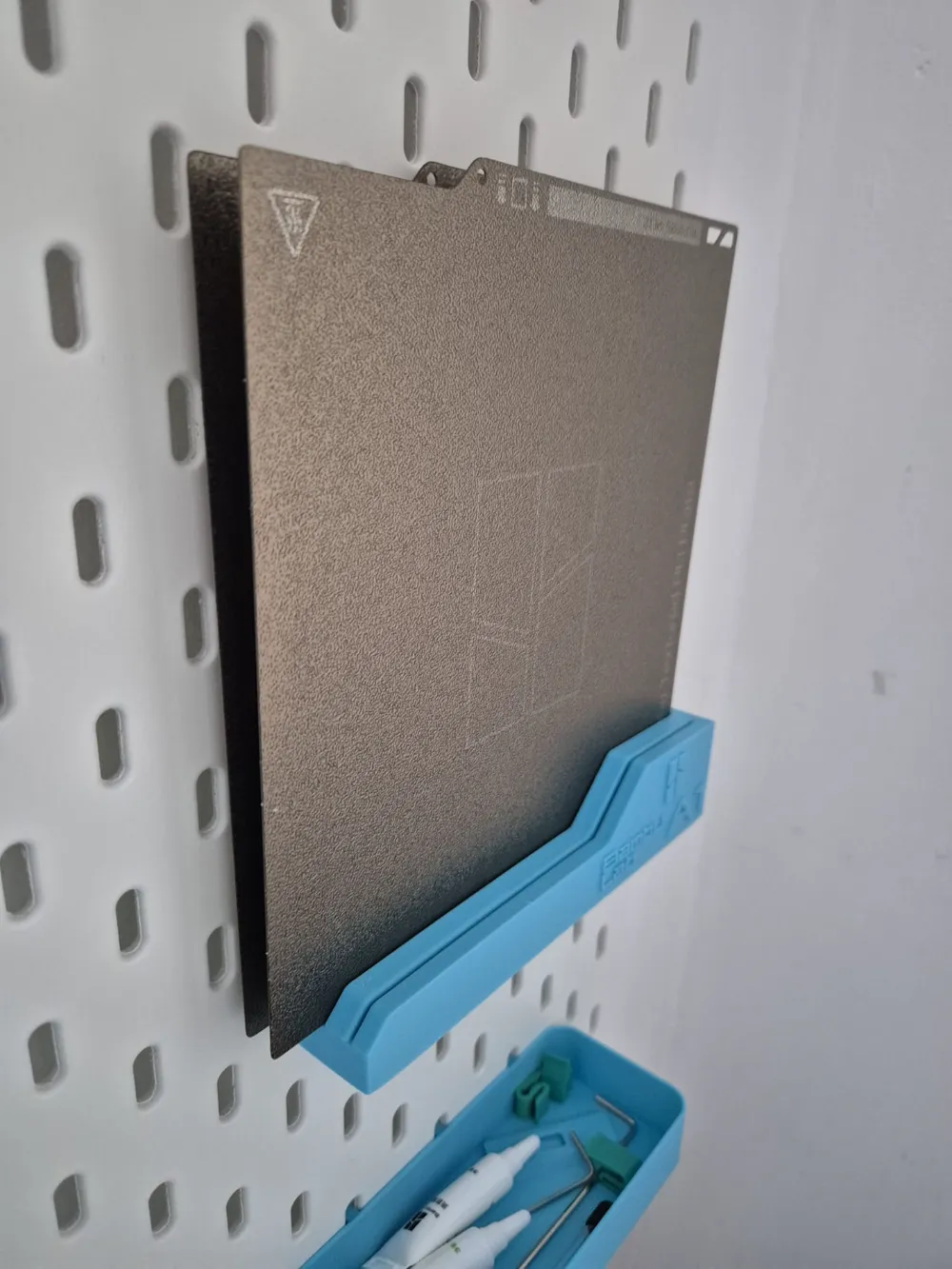 Ikea Skadis Build Plate Holder for A1 Mini by BallyMcBallface - MakerWorld