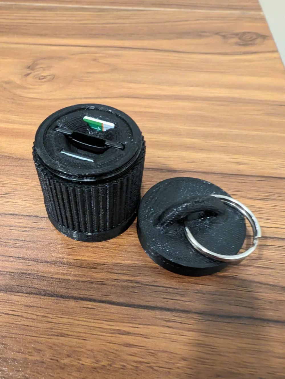 SD & Micro SD Card Keychain Holder by zachmattson - MakerWorld