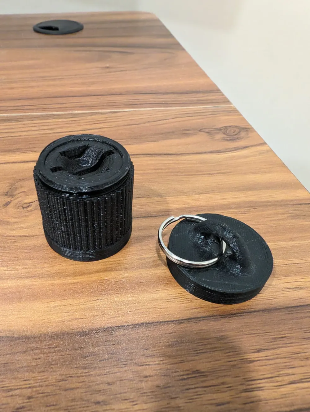 SD & Micro SD Card Keychain Holder by zachmattson - MakerWorld