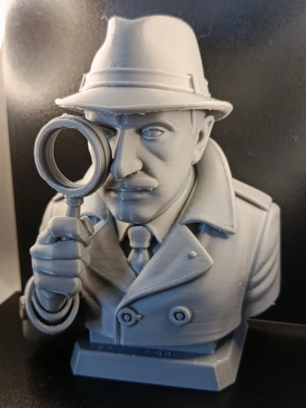 Inspector Clouseau bust with magnifying glass by Neoflix3d MakerWorld: Download Free 3D Models