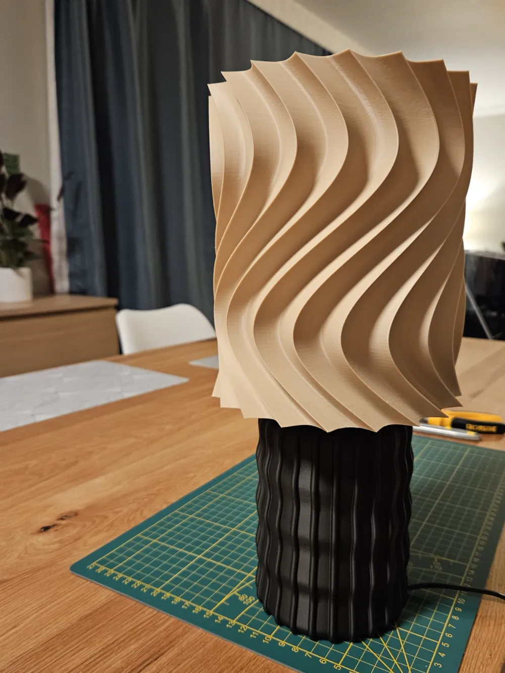 Twisted Lamp by KDV 3D MakerWorld: Download Free 3D Models