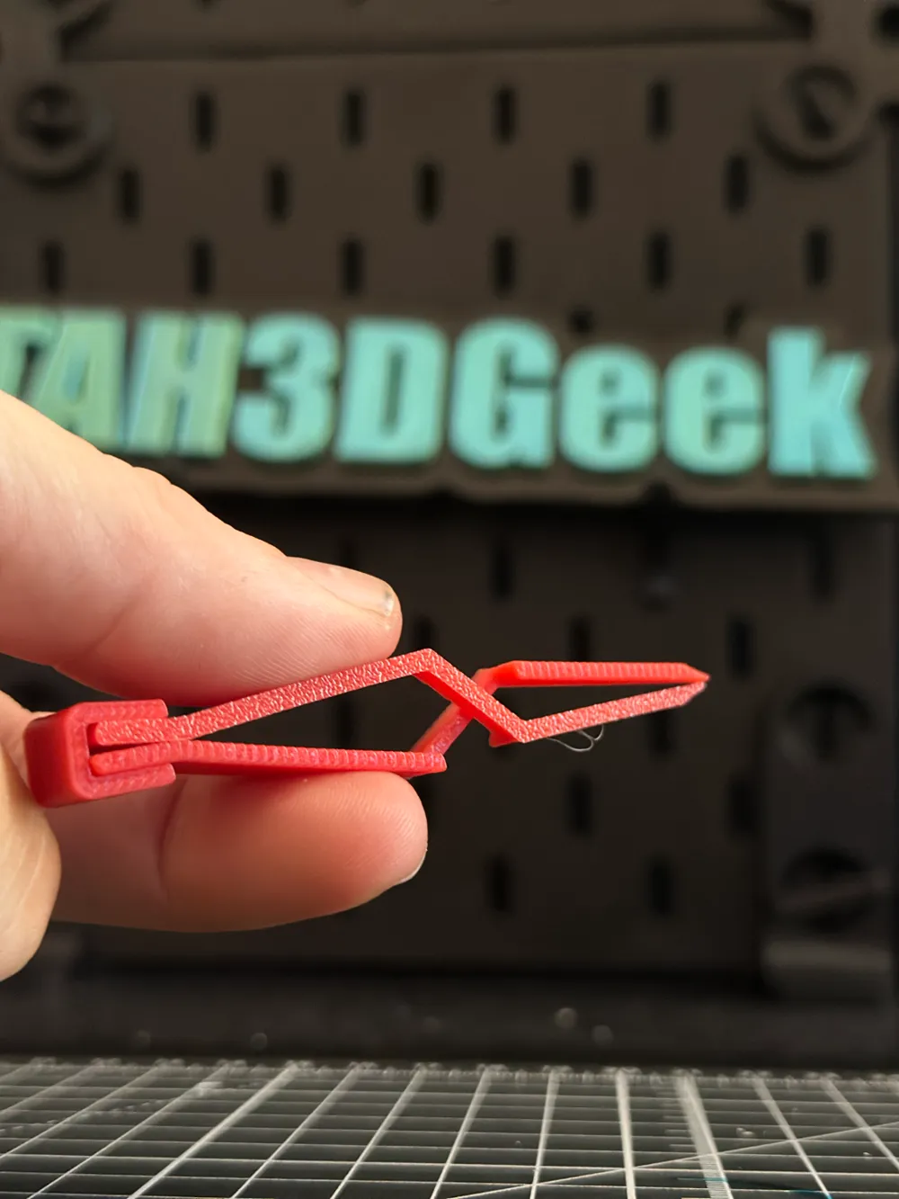 Printable tweezers by TAH3DGeek - MakerWorld