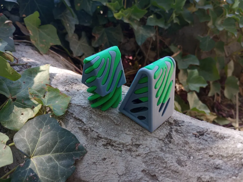 V2 Impossible Triangle Passthrough Fidget by greenmonster MakerWorld ...