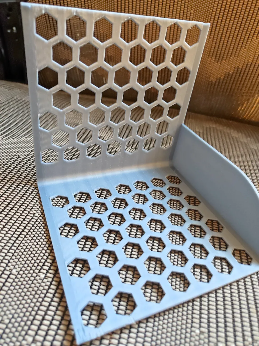 Book/DVD Ends (HoneyComb pattern) by gareth7562 - MakerWorld