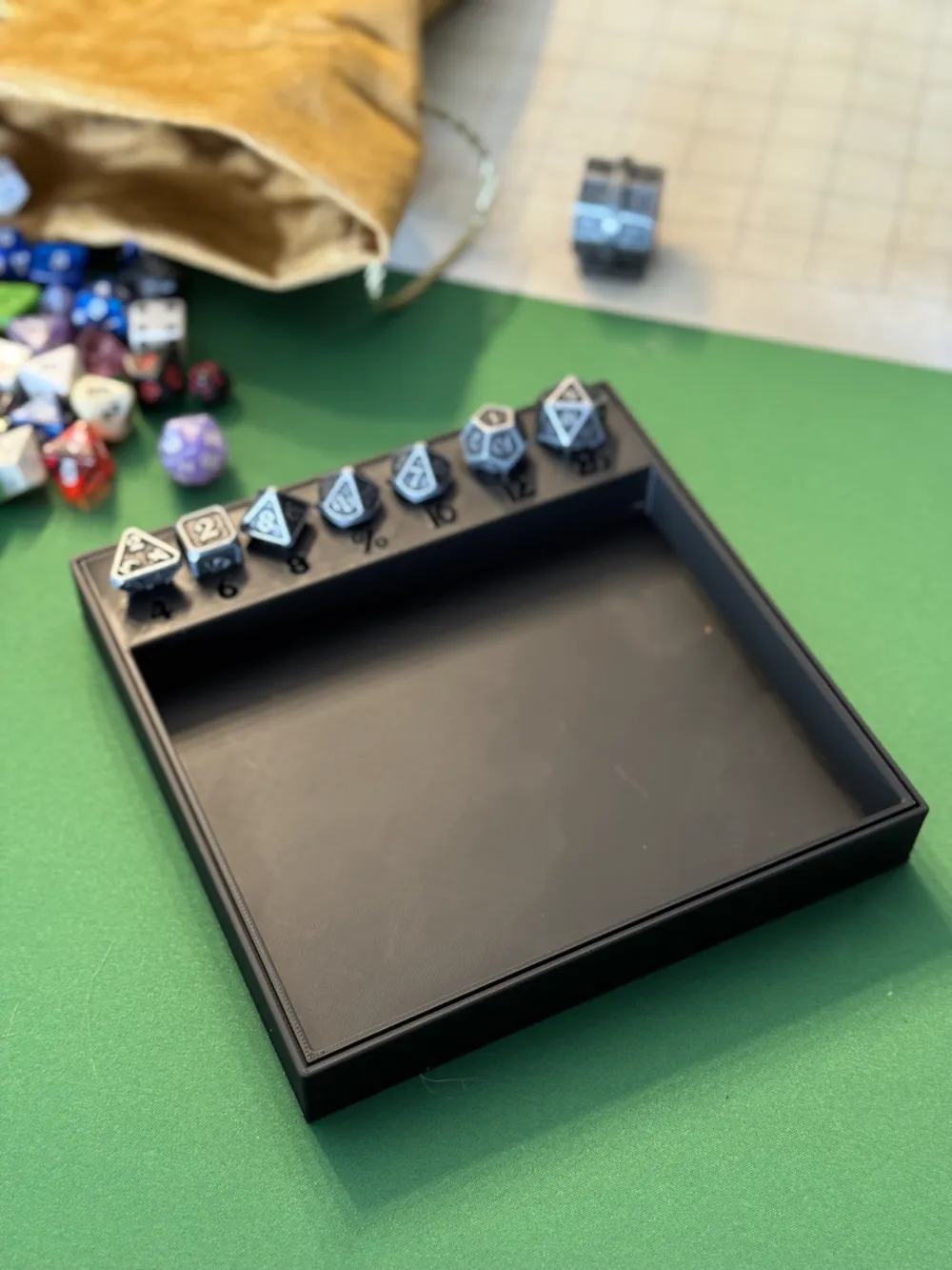 Dungeons & Dragons dice mount, tray, and inserts by zq MakerWorld ...