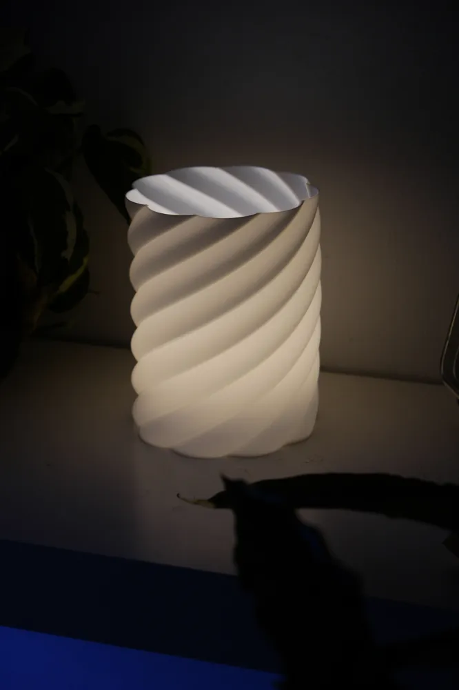 Spiral Lamp Shade. Quick print LED Lamp by Abstractia Design - MakerWorld