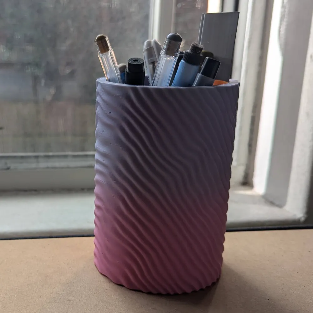 2-Color Wavy Pen Holder – Stylish Desk Jar by CosmicNimbus MakerWorld ...