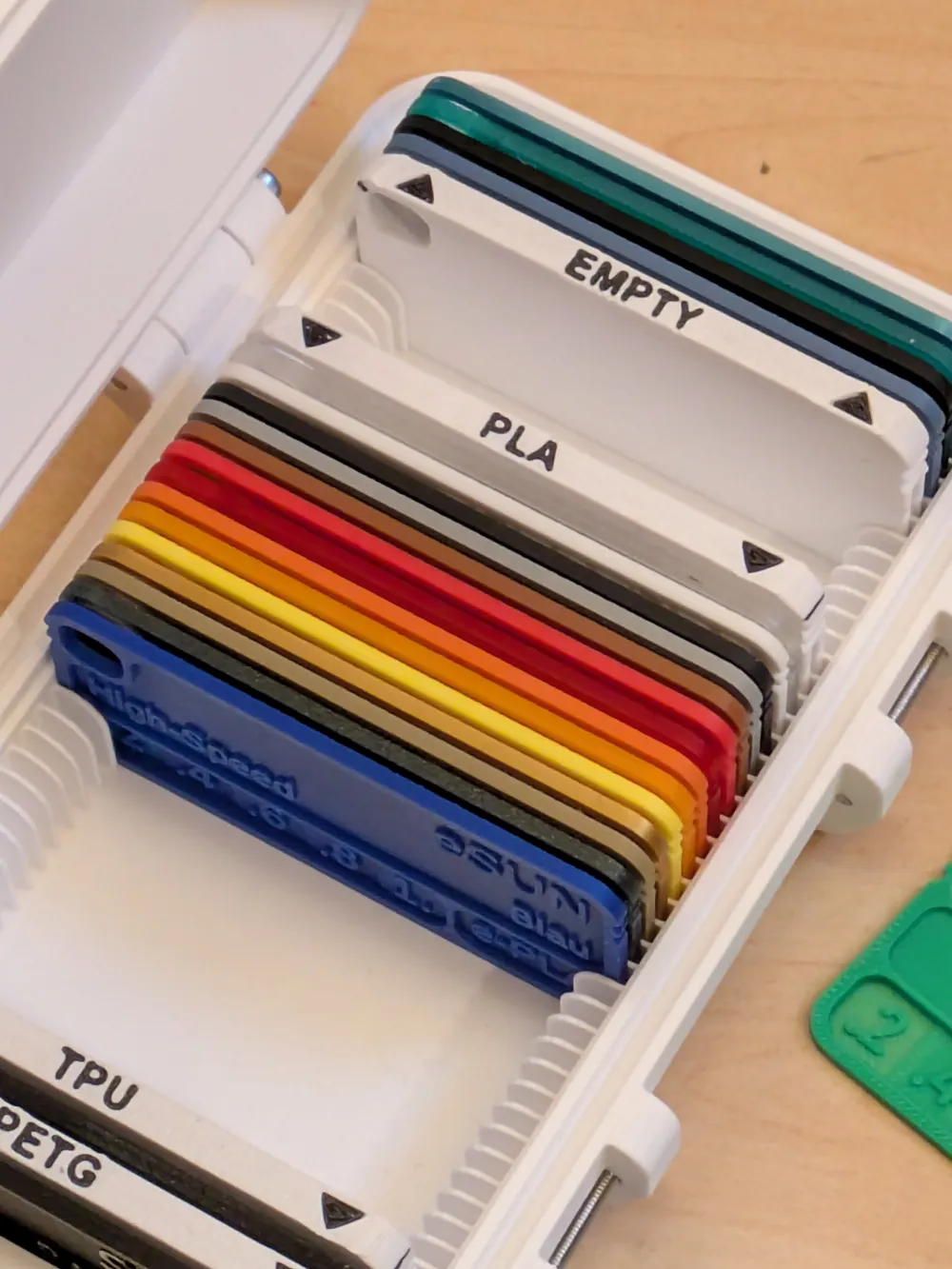 Rugged Case for Filament Samples by Dosimo MakerWorld: Download Free 3D ...